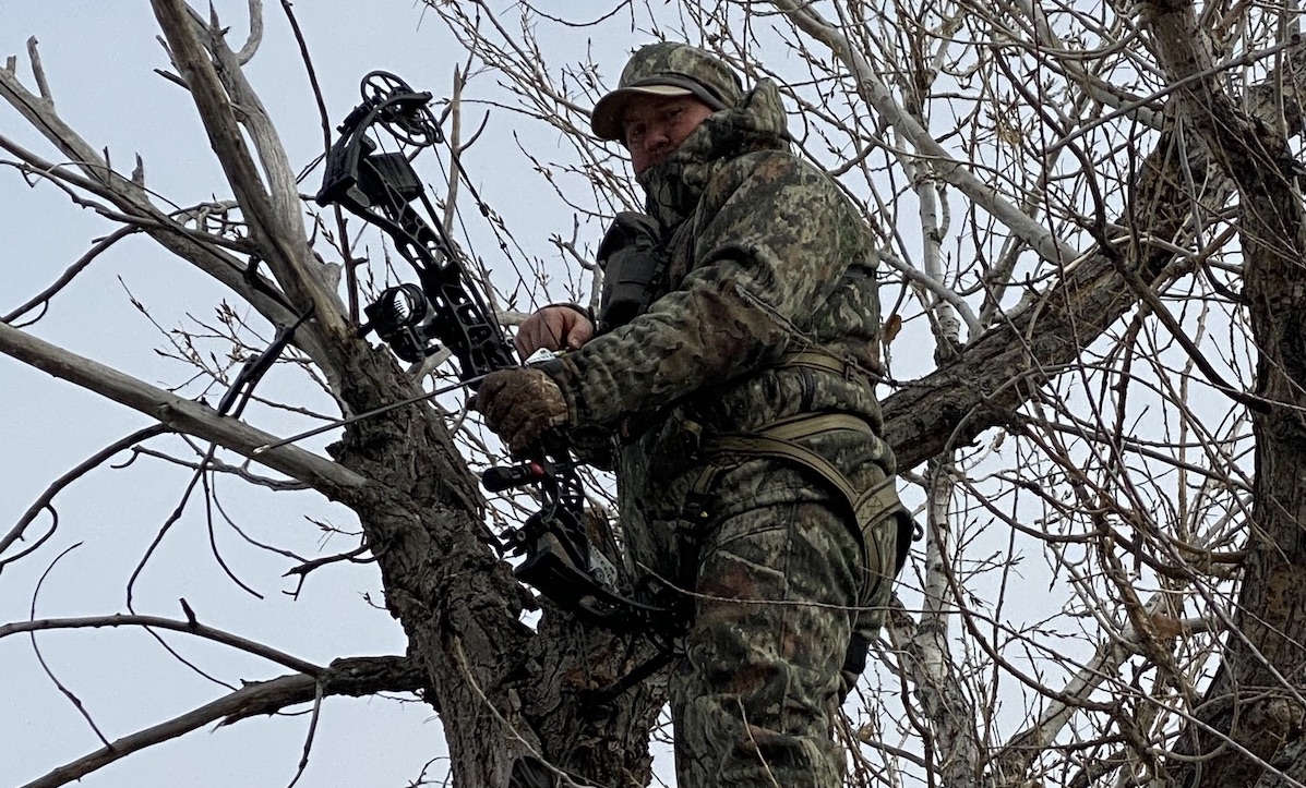 4 Late-Season Bowhunting Hacks That Will Help You Tag Out - Born Hunting